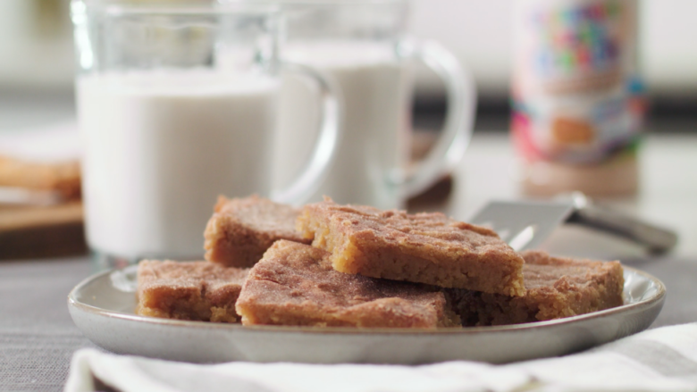 Cinnamon Toast Crunch™ Cinnadust™ Blondies - The Real Kitchen